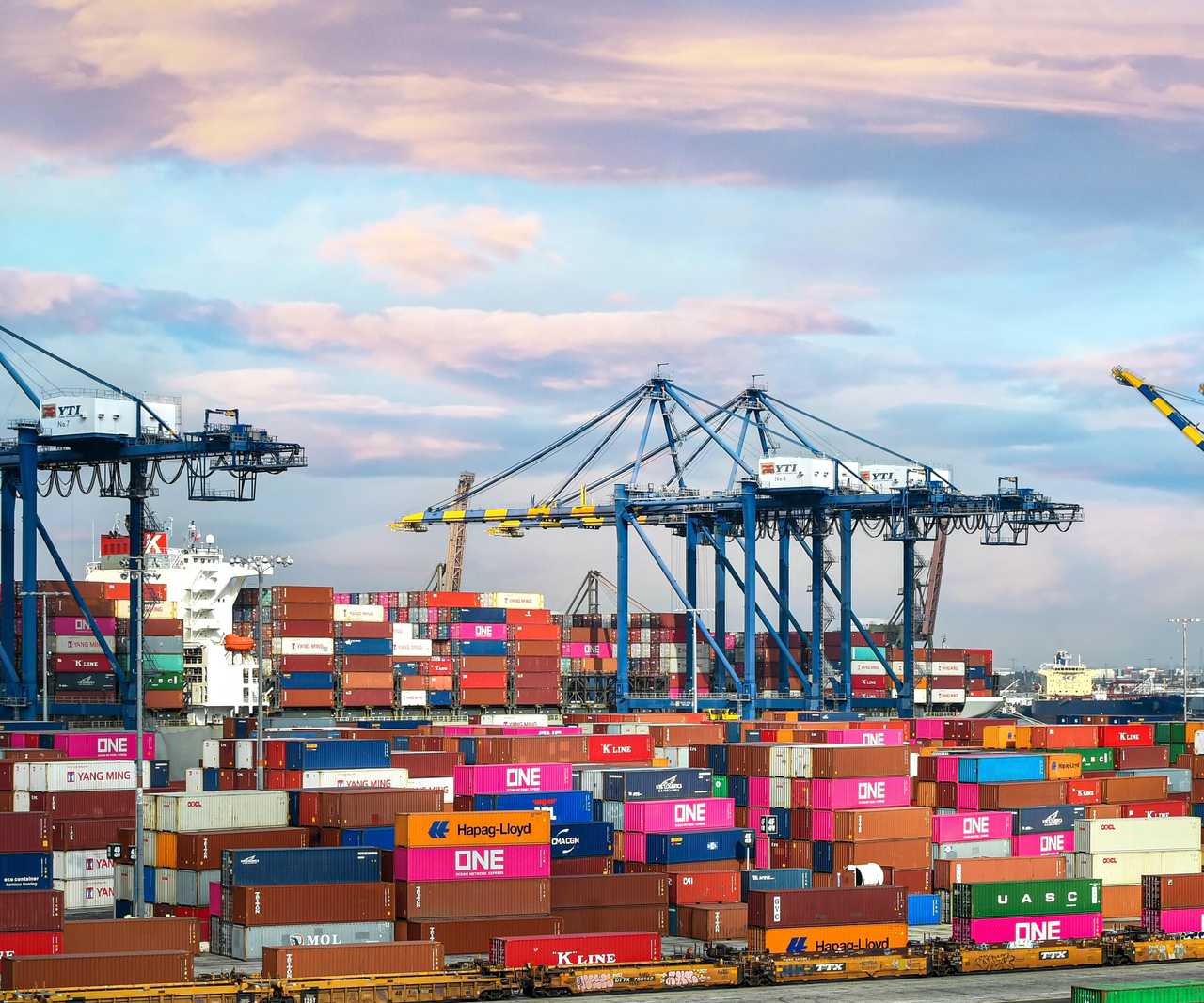 Donate · Distribute Aid